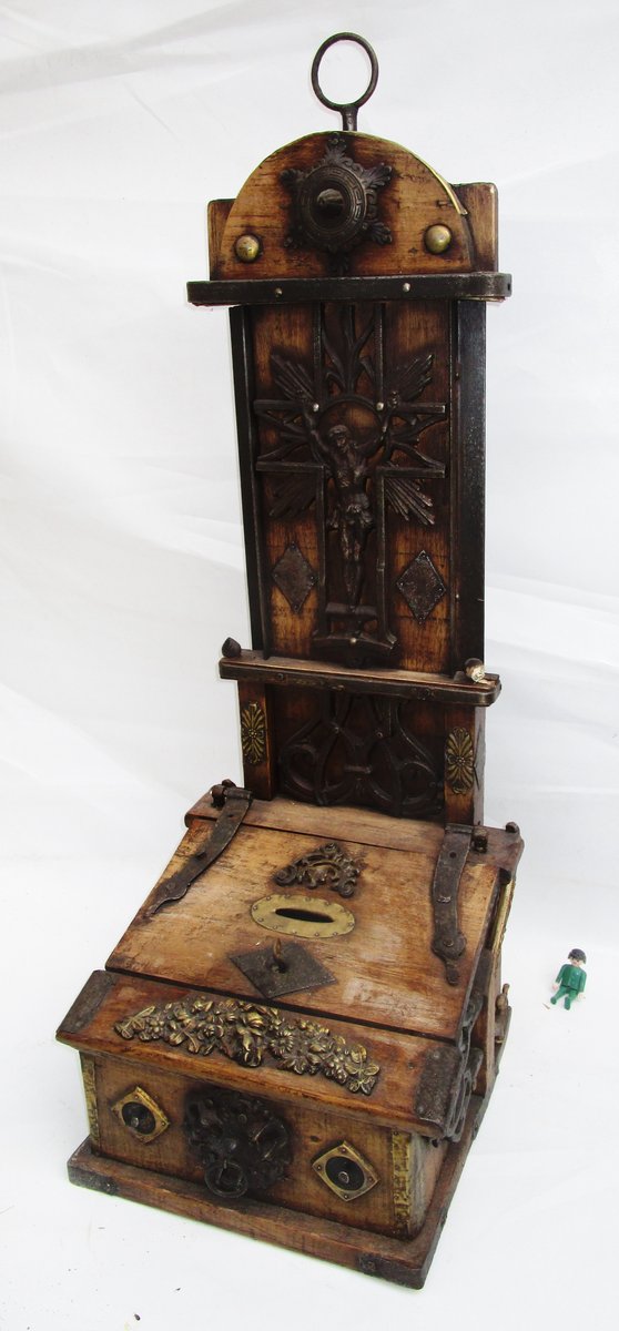 Church Alms Box for sale at Pamono