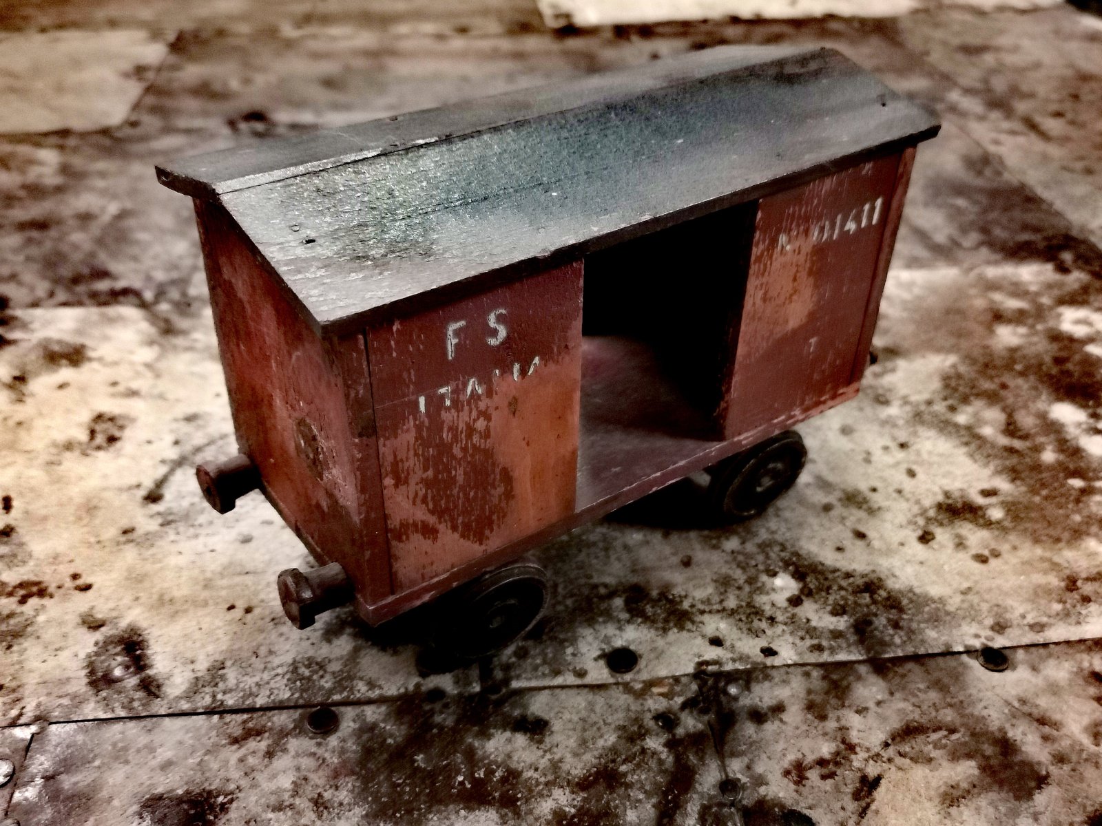 Vintage Toy Train, 1940s for sale at Pamono