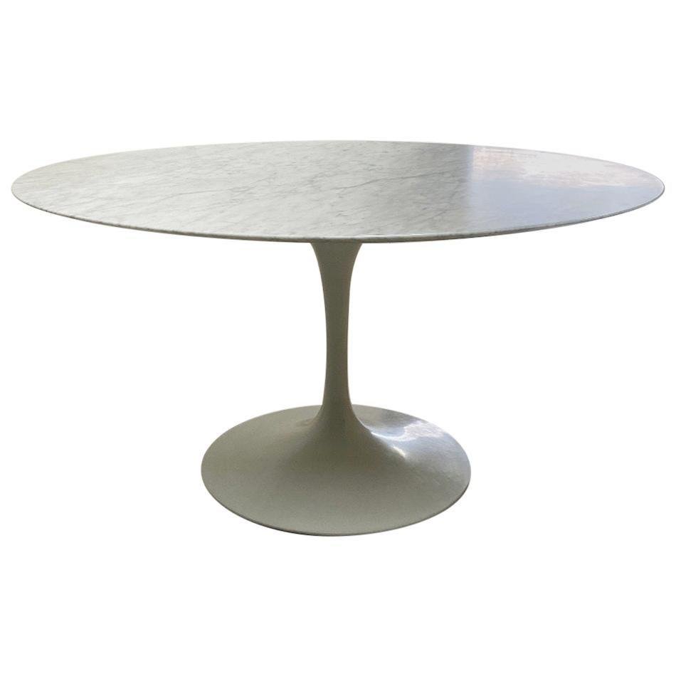 Tavolo Tulip di Eero Saarinen per Knoll in vendita su Pamono