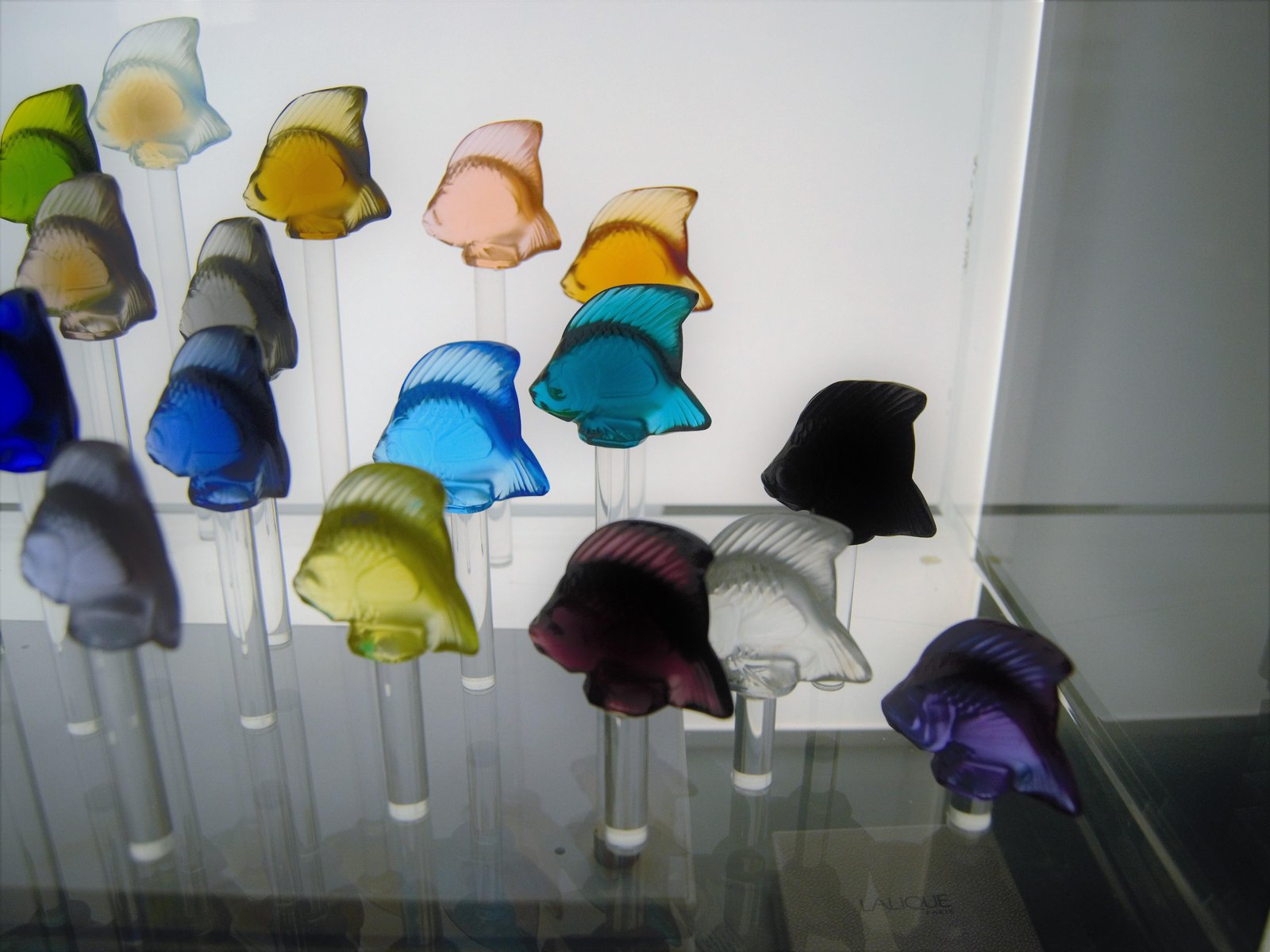 Aquarium with Crystal Fish, Set of 24 for sale at Pamono