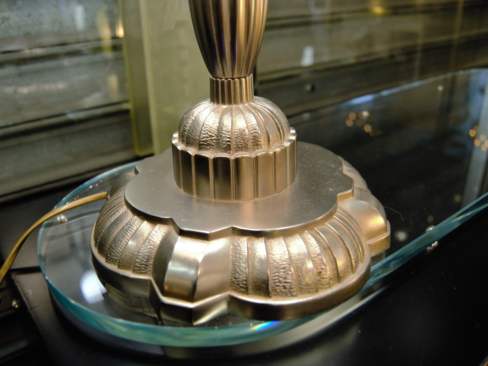 Art Deco Style Crazy Queen Desk Lamp, France for sale at Pamono
