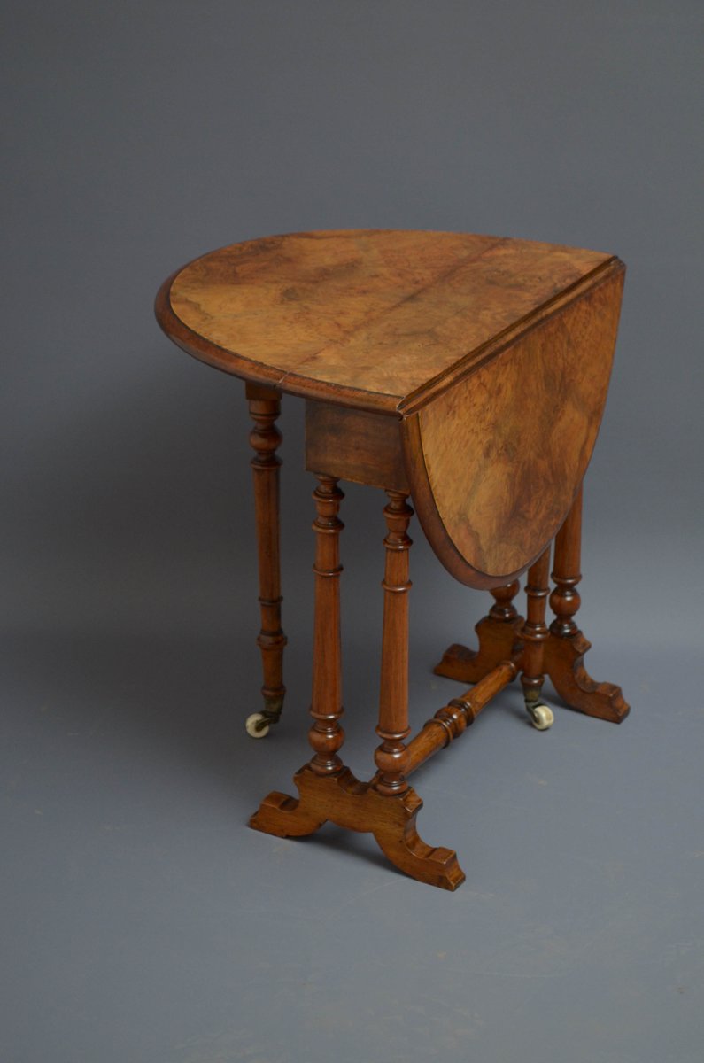 Victorian Walnut Baby Sutherland Side Table for sale at Pamono