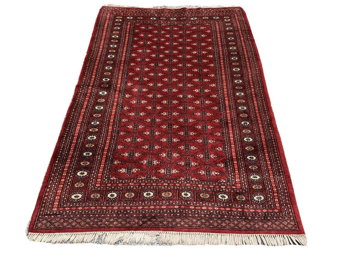 Vintage Middle Eastern Rug for sale at Pamono