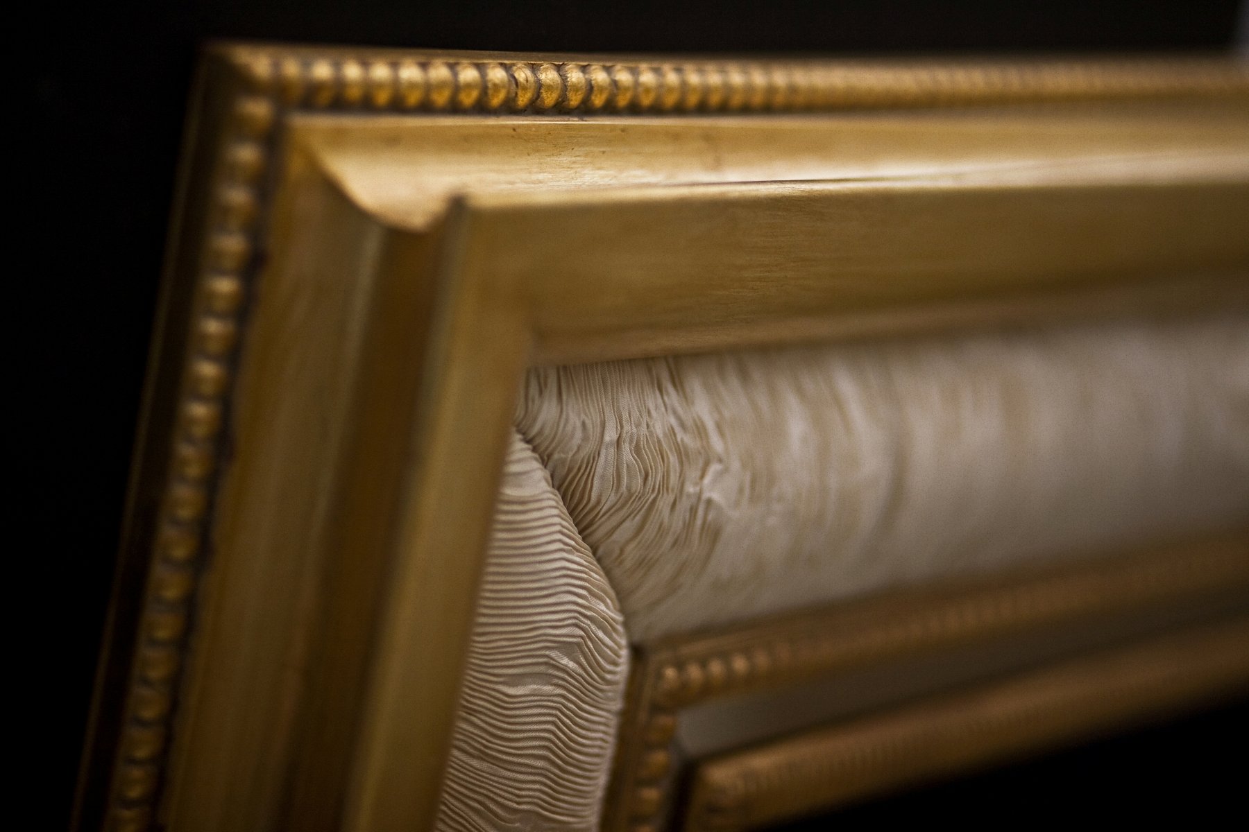 Soffio Di Seta Mirror with Porcelain & Wood Frame for sale at Pamono