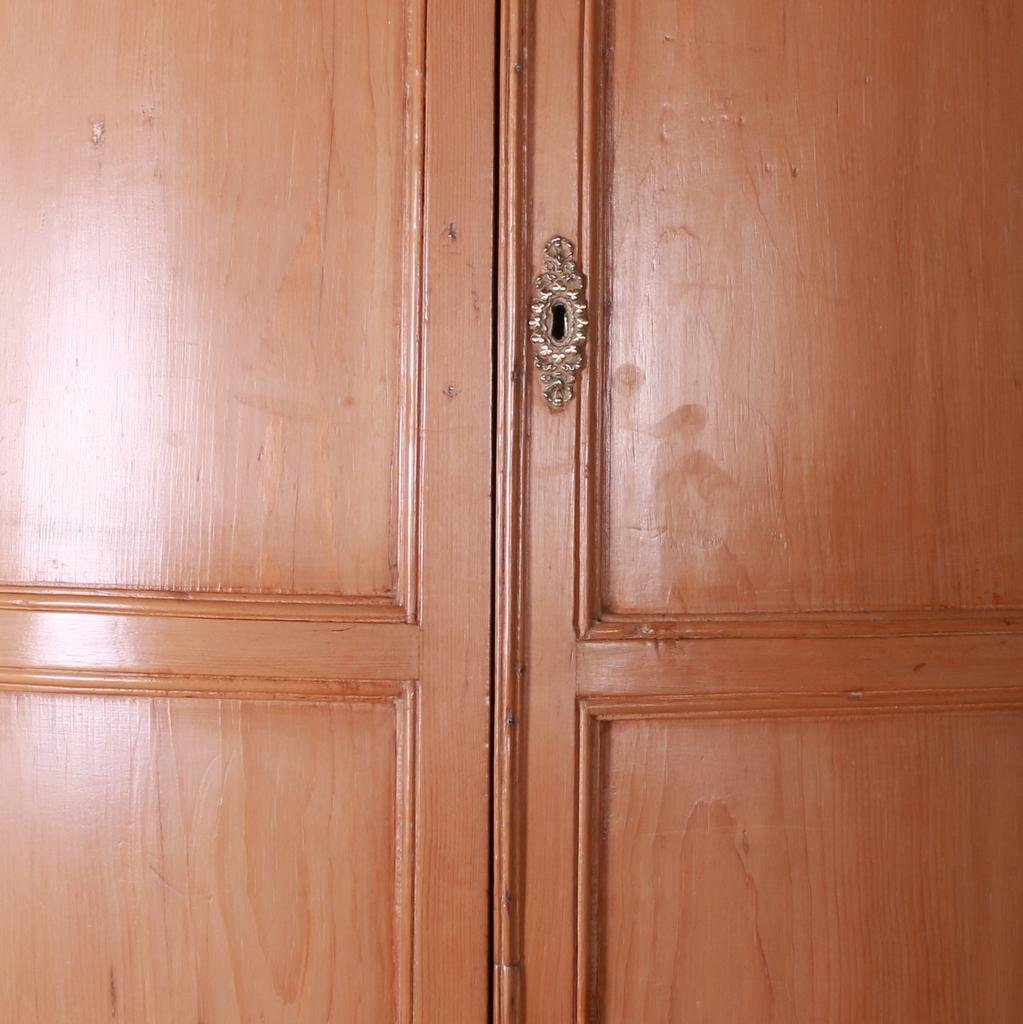 English Regency Bow Fronted Corner Cupboard for sale at Pamono