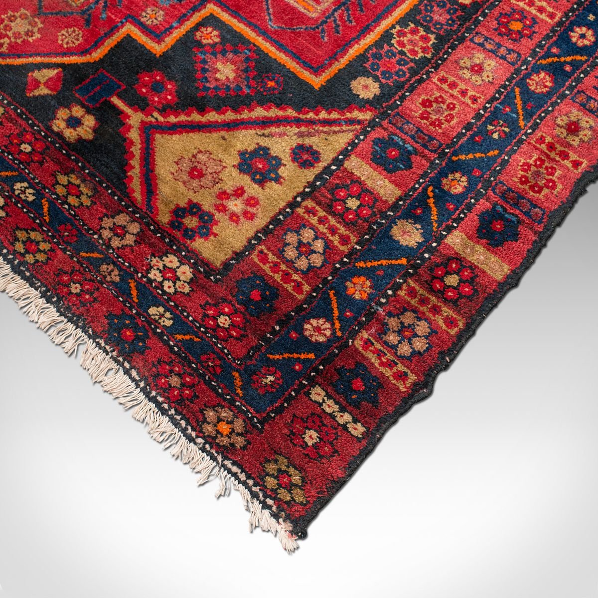 Vintage Middle Eastern Decorative Woven Shiraz Hall Rug, 1940s for sale ...