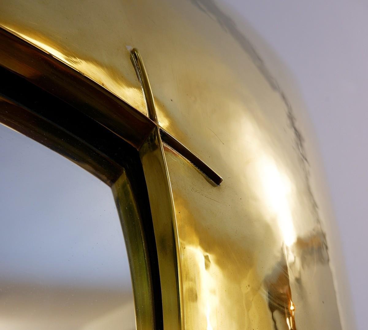 Spiegel aus gehämmertem Messing bei Pamono kaufen