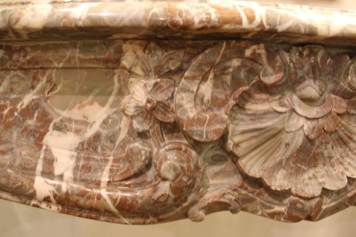 Roter Französischer Kamin aus Marmor im Louis XV Stil, 19. Jahrhundert ...