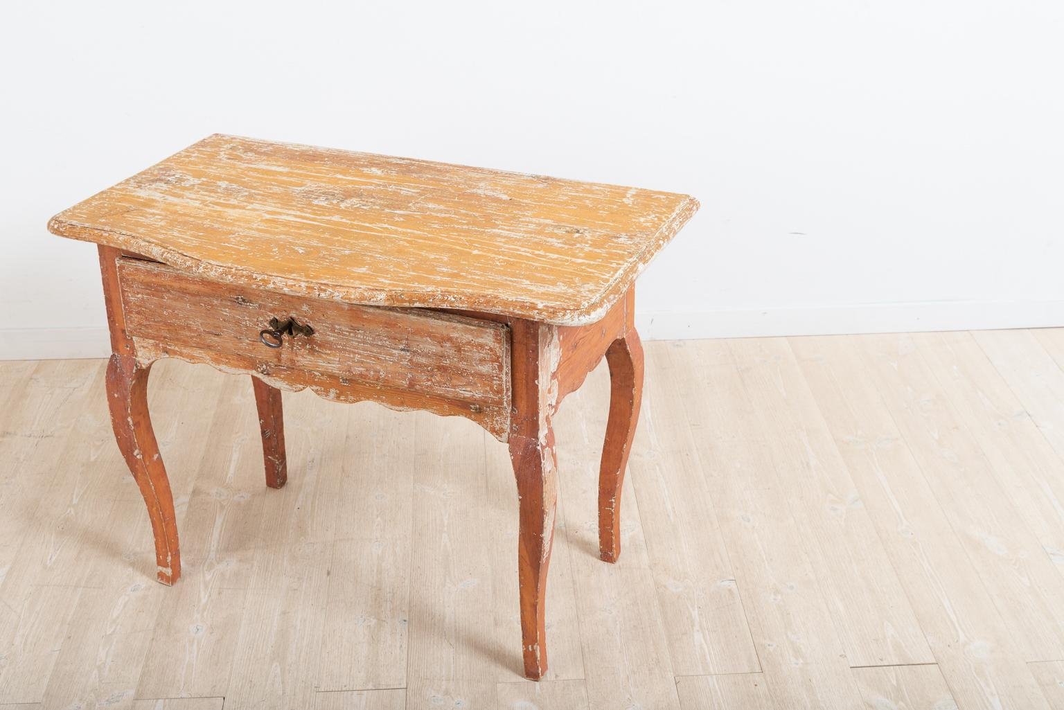 Late 18th Century Swedish Rococo Side Table for sale at Pamono