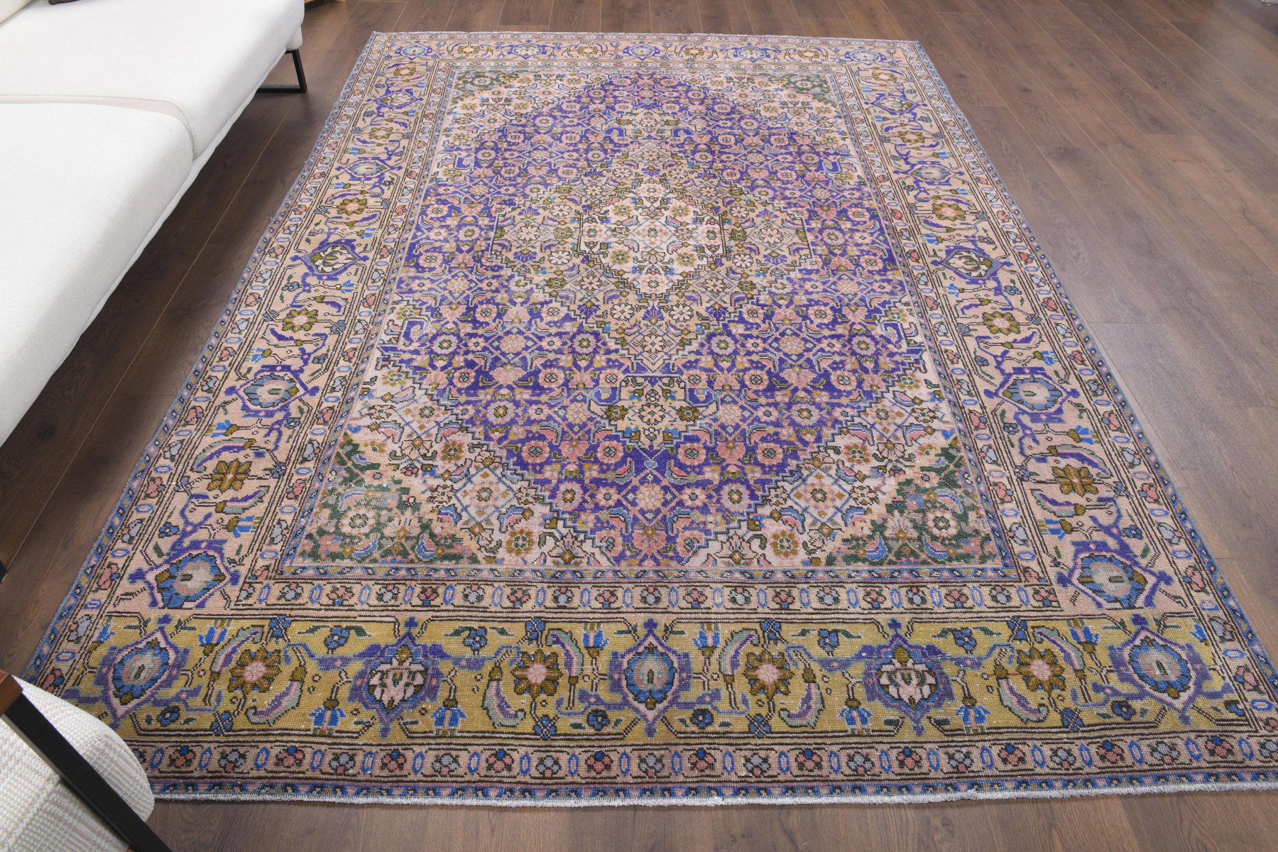 Antique Middle Eastern Area Rug for sale at Pamono