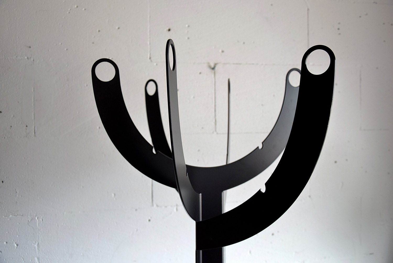 Italian Modernist Black Metal Coat Stand for sale at Pamono