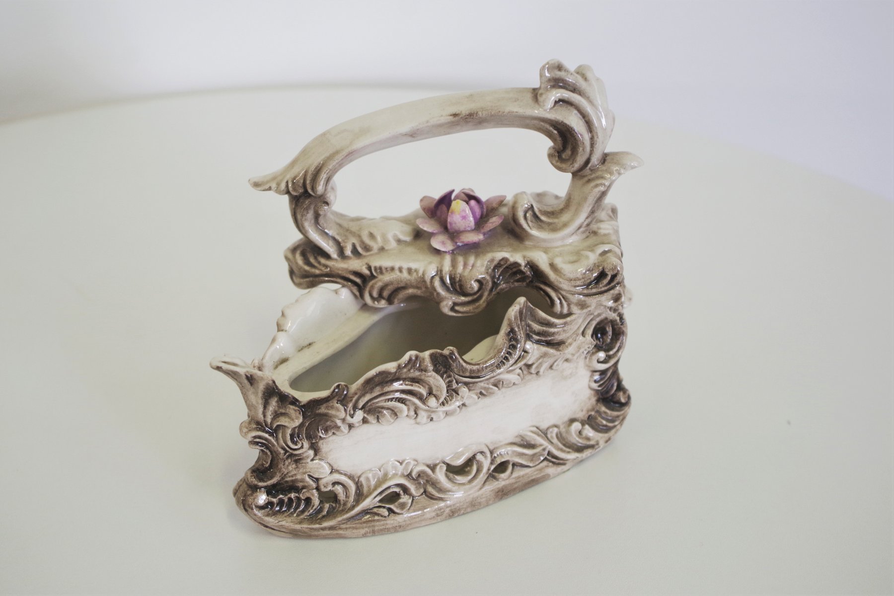 Ceramic Clothes Iron from Capodimonte, 1960s for sale at Pamono