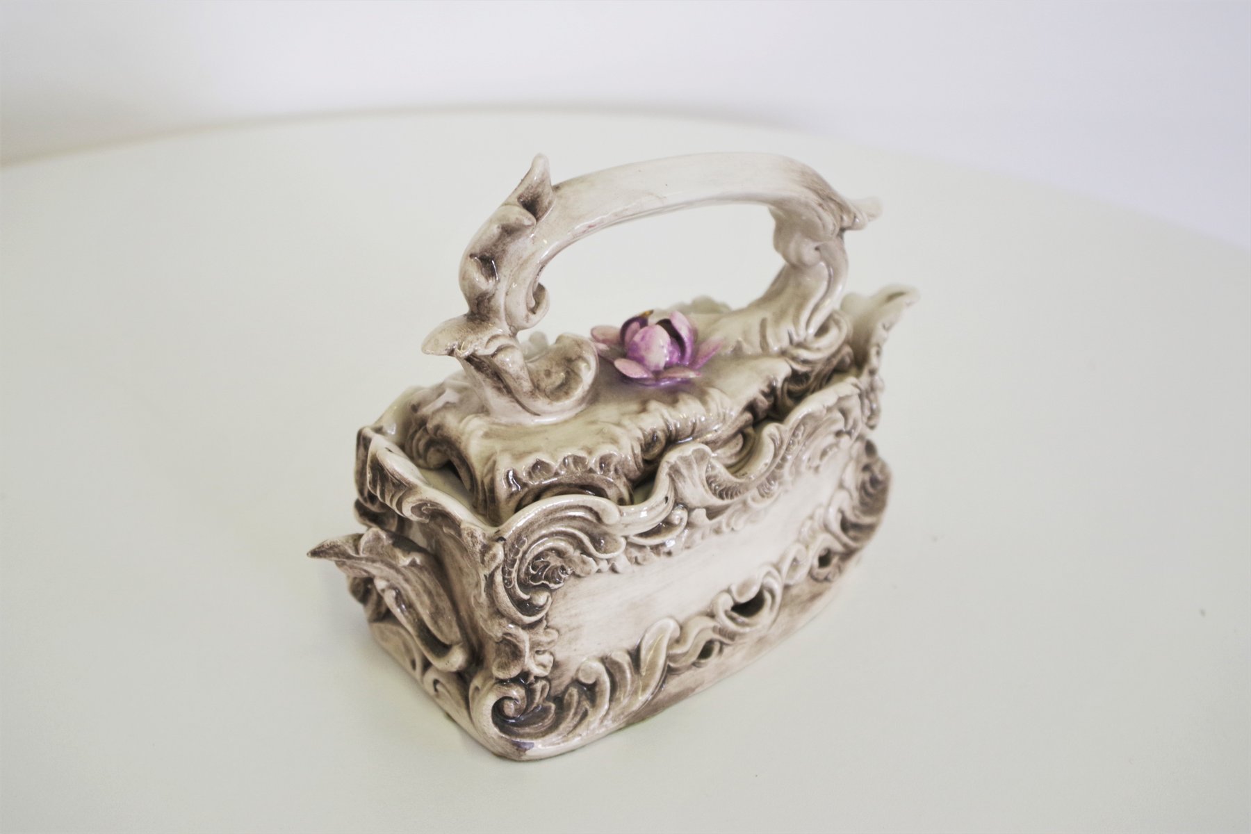 Ceramic Clothes Iron from Capodimonte, 1960s for sale at Pamono