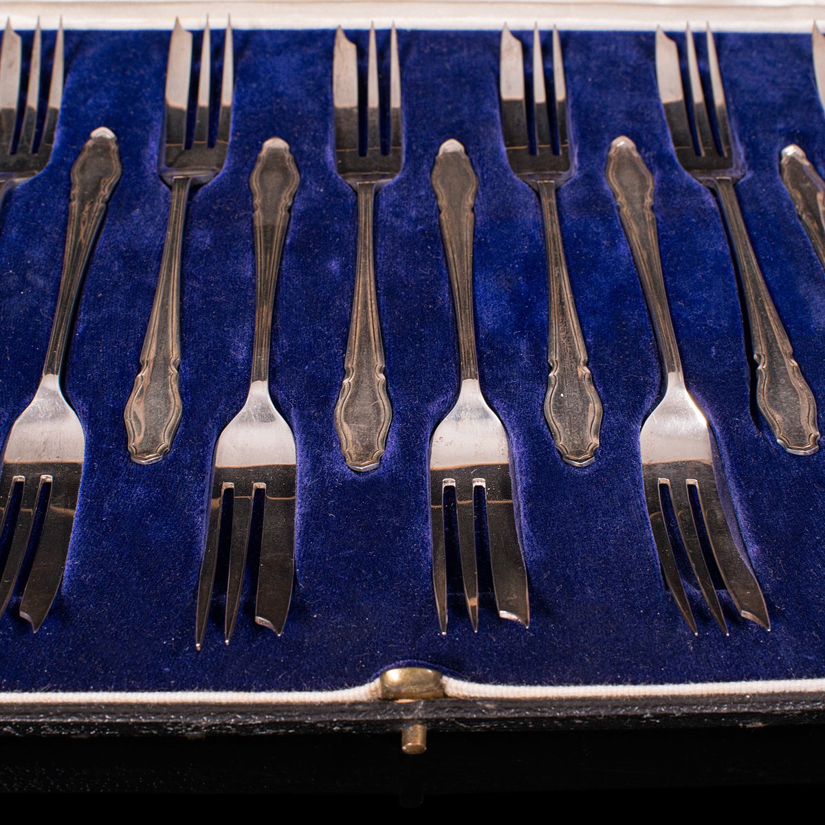 Vintage English Art Deco Cake Forks in Silver, Set of 12 for sale at Pamono
