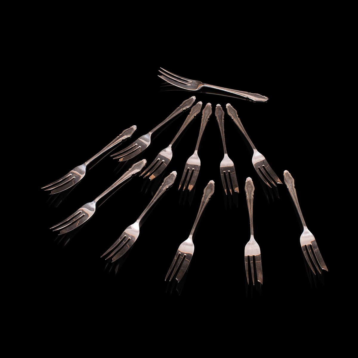 Vintage English Art Deco Cake Forks in Silver, Set of 12 for sale at Pamono