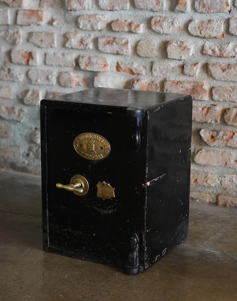 Cassaforte vintage Birmingham nera in vendita su Pamono