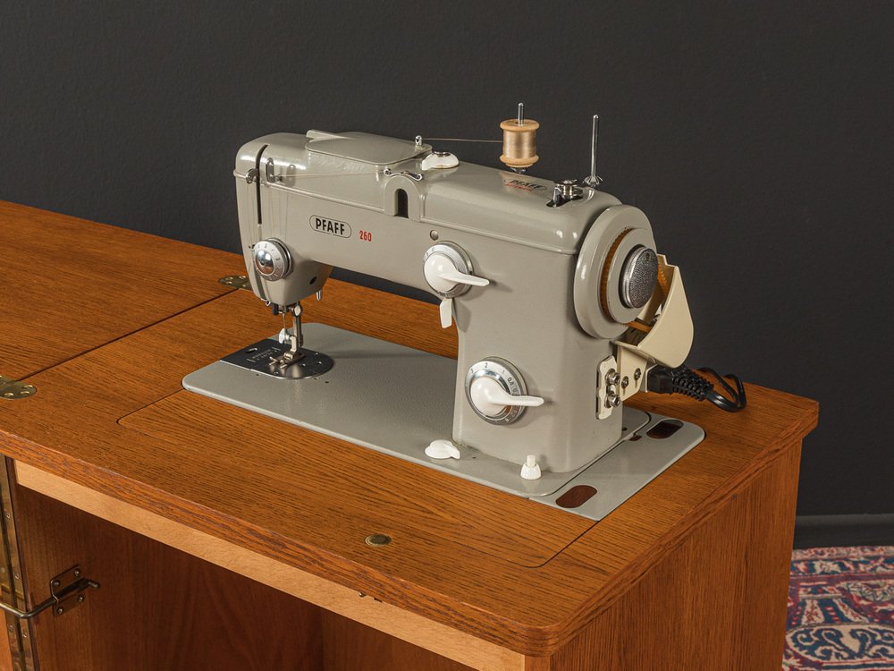 Automatic 260 Cabinet Sewing Machine Von Pfaff Bei Pamono Kaufen