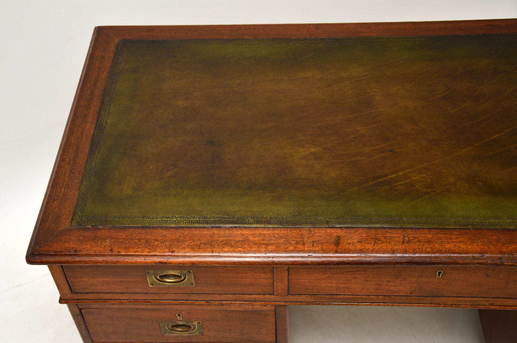 Antique Mahogany Military Campaign Desk bei Pamono kaufen
