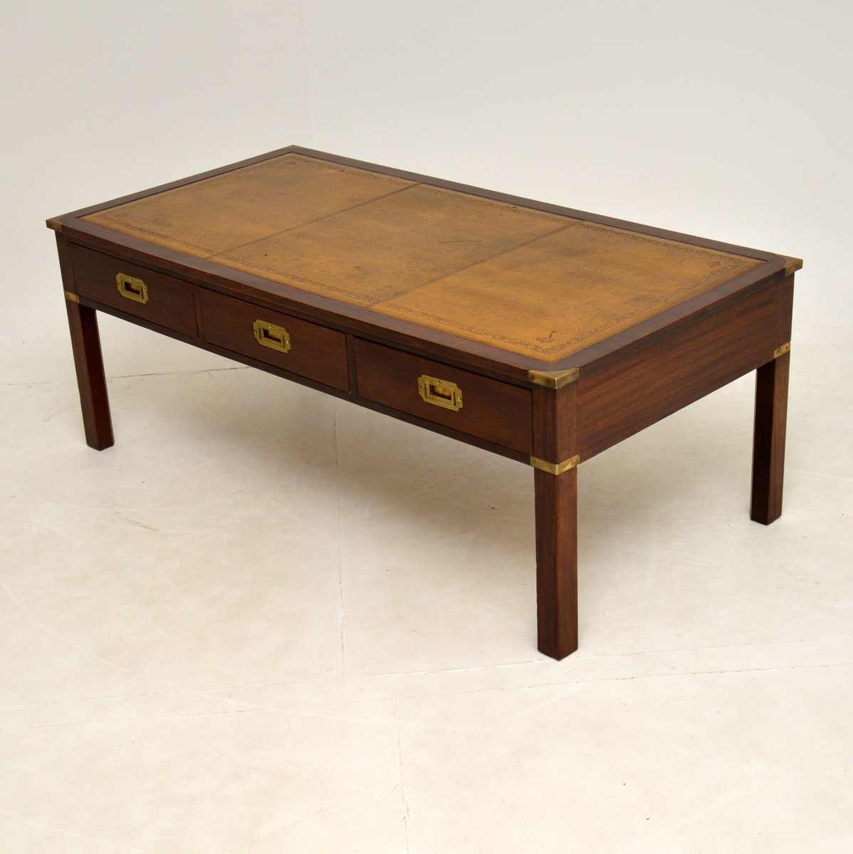 Antique Military Campaign Style Coffee Table bei Pamono kaufen