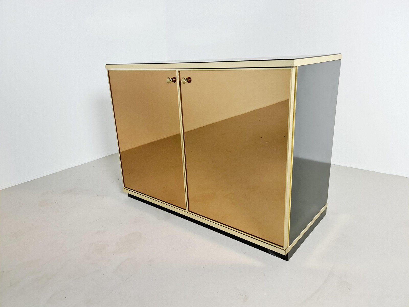 Cabinet by Renato Zevi, 1970s for sale at Pamono
