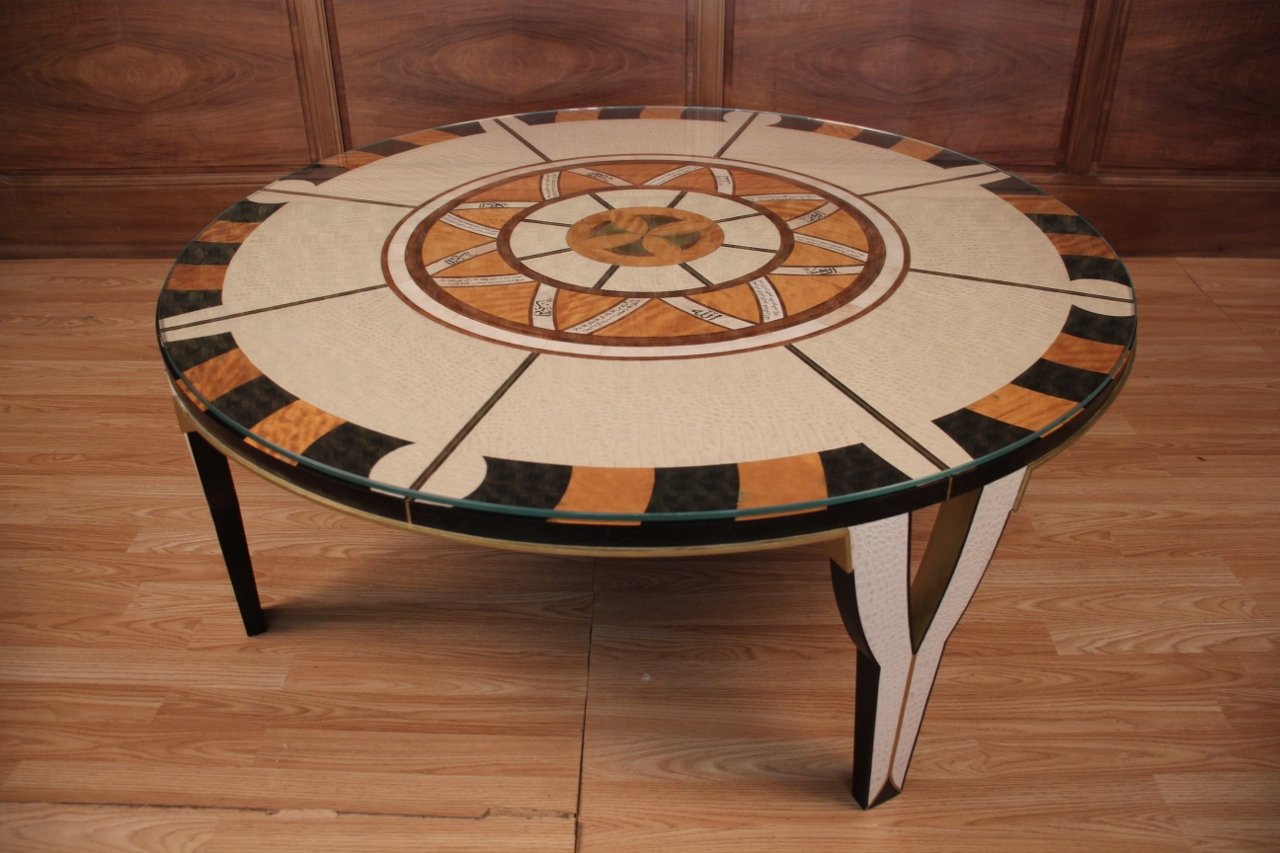 Circular Coffee Table in the Style of Carlo Bugatti in vendita su Pamono