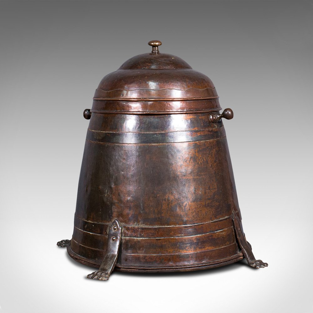 Antique Beehive Fireside Bucket in Copper, 1850s for sale at Pamono