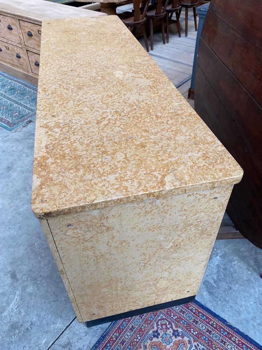 Late 19th Century Marble Baker Counter bei Pamono kaufen