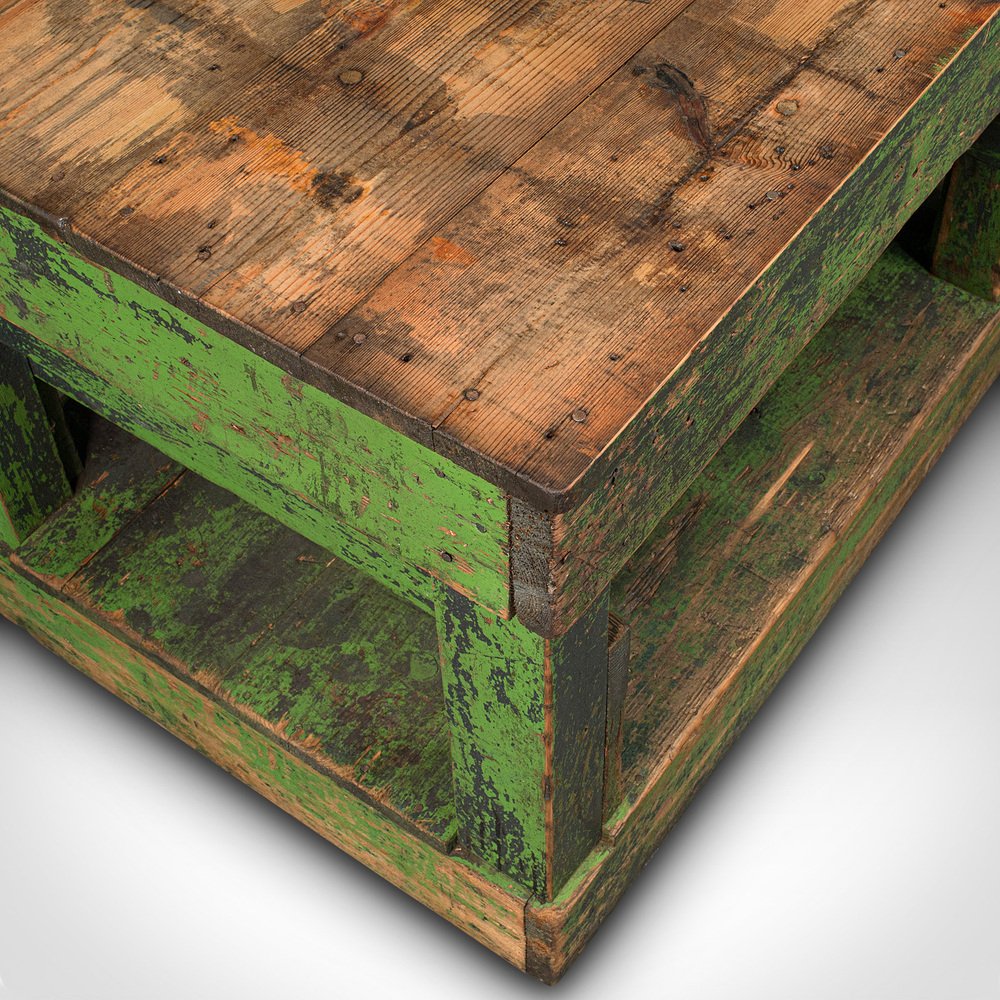 Large Victorian English Factory Mill Table in Pine, 1900s bei Pamono kaufen