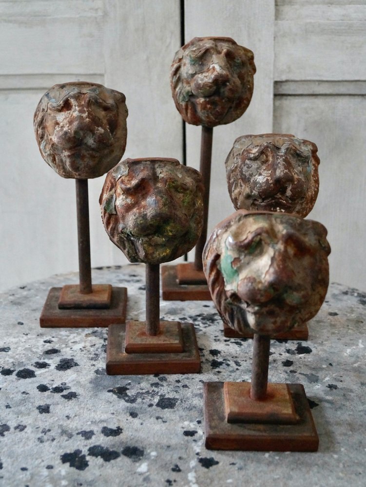 Georgian Cast Iron Lion Mask on Stand for sale at Pamono