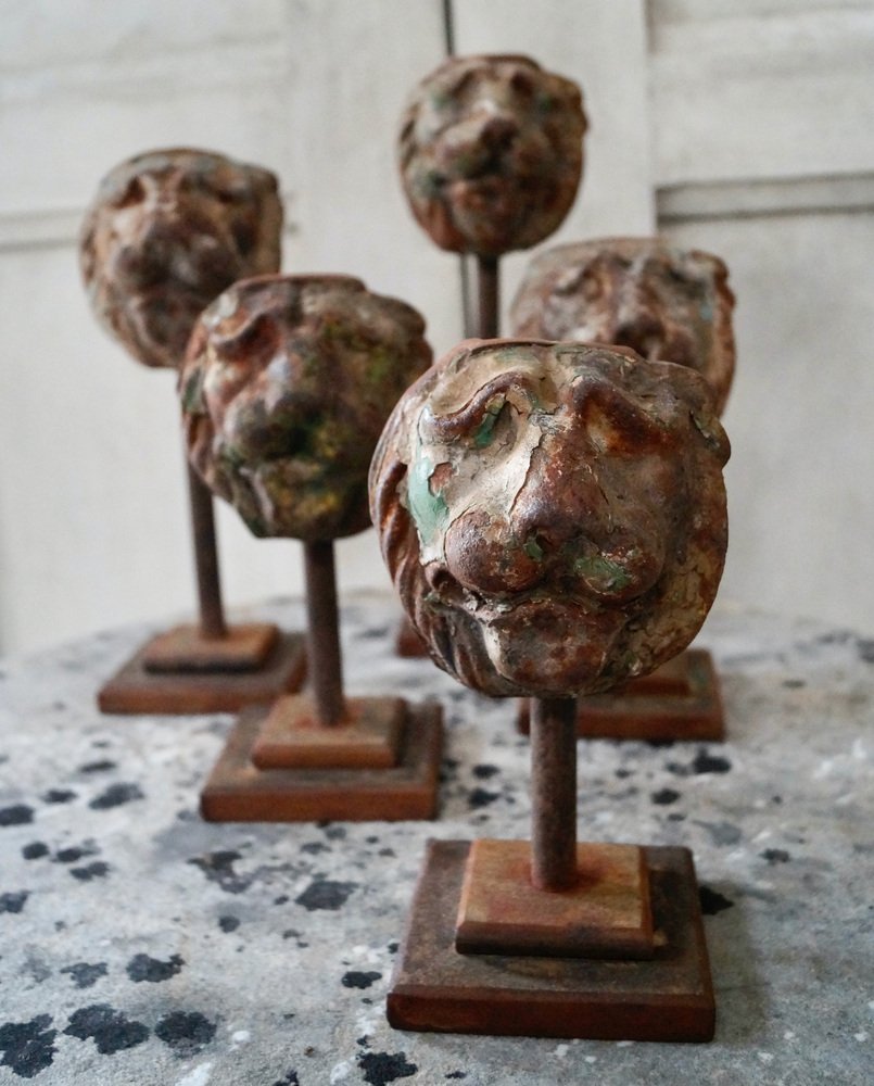 Georgian Cast Iron Lion Mask on Stand for sale at Pamono