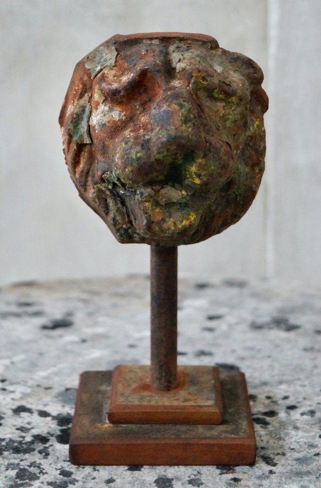 Georgian Cast Iron Lion Mask on Stand for sale at Pamono