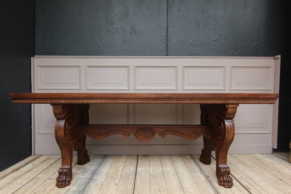 Italian Neo-Renaissance Desk in Walnut, 19th Century for sale at Pamono