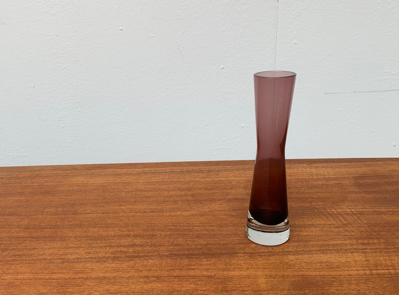 Vintage Finnish Glas Vase from Riihimäki, Finnland for sale at Pamono
