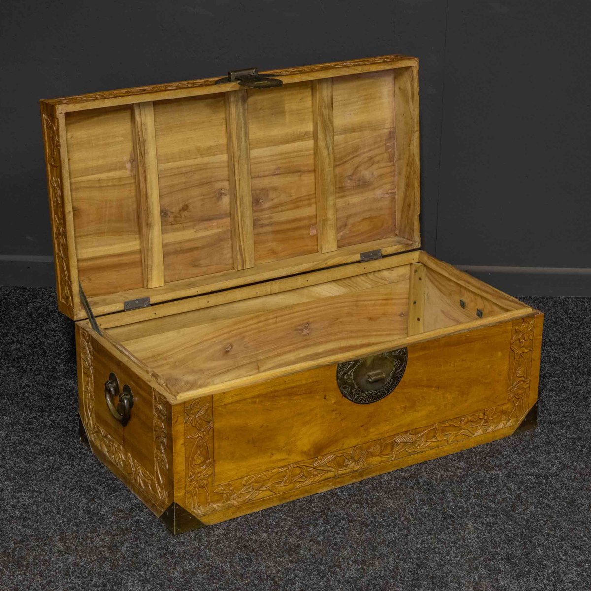 Mid 20th Century Camphor Laurel Trunk for sale at Pamono