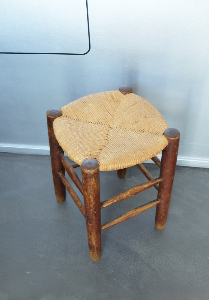 Französischer Mid-Century Hocker aus Stroh im Stil von Charlotte ...
